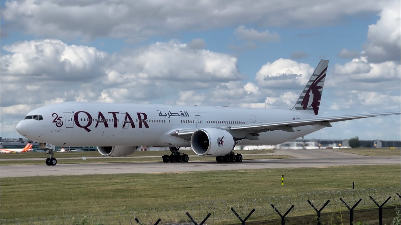 Boeing 777-3ZG(ER) takeoff from Manchester Airport. Qatar Airways QR28 ...