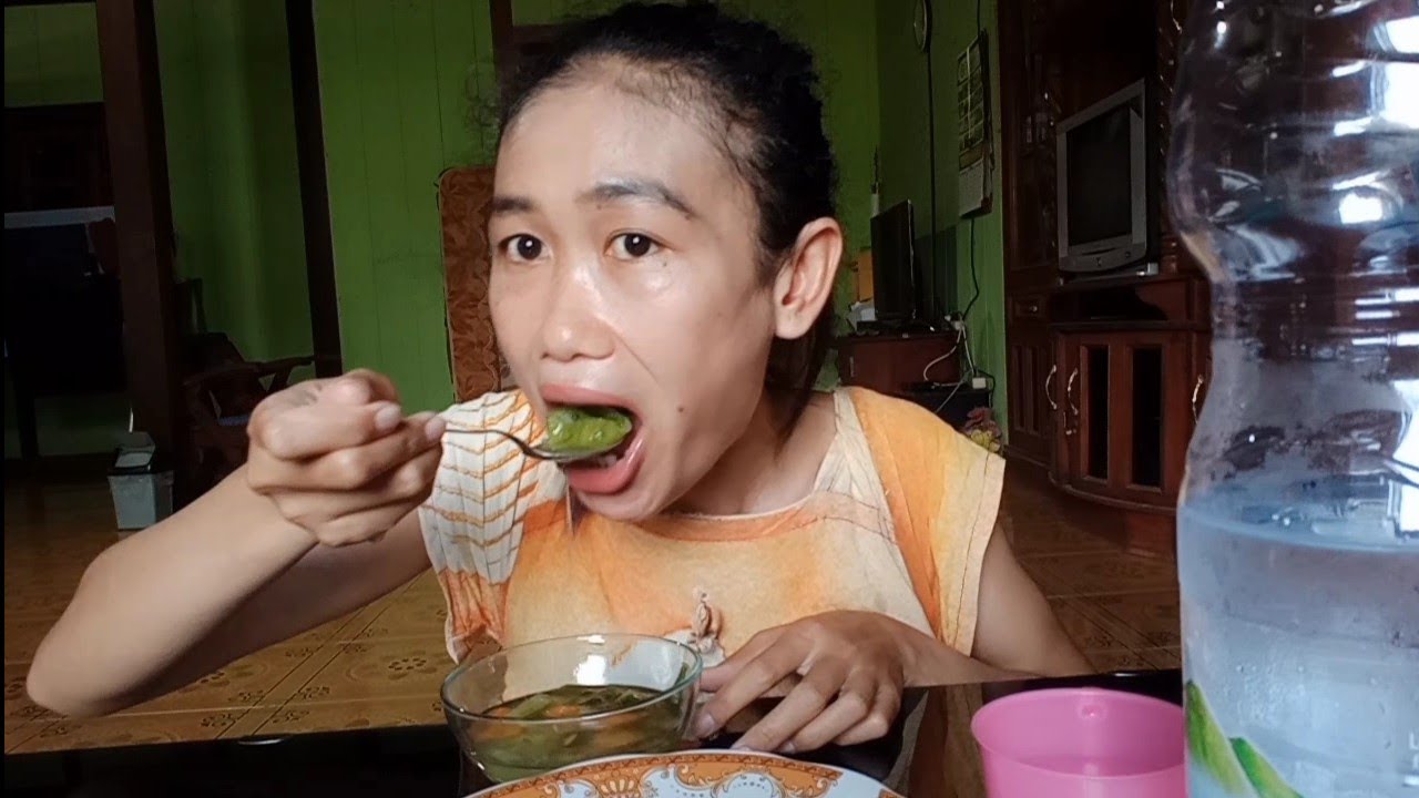 mukbang rica rica ayam & sup oyong nikmat luar biasa - YouTube