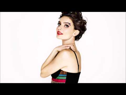 Nil Karaibrahimgil - Evlenmek gerek