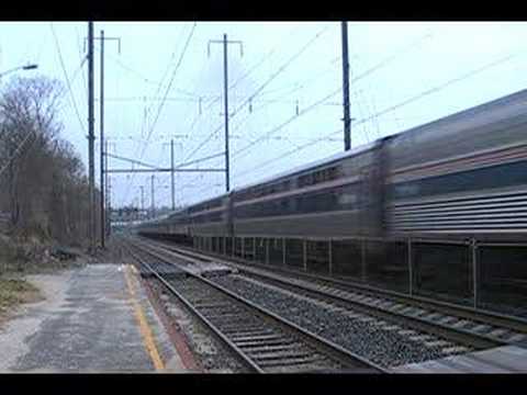 Amtrak AEM-7 Leads NB Crescent - YouTube