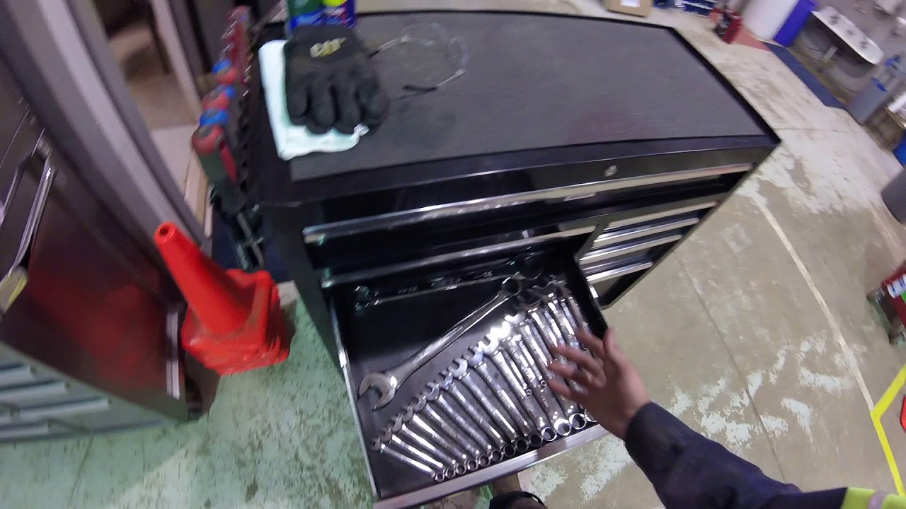 Tool box tour (Cat mechanic roll cart) - YouTube
