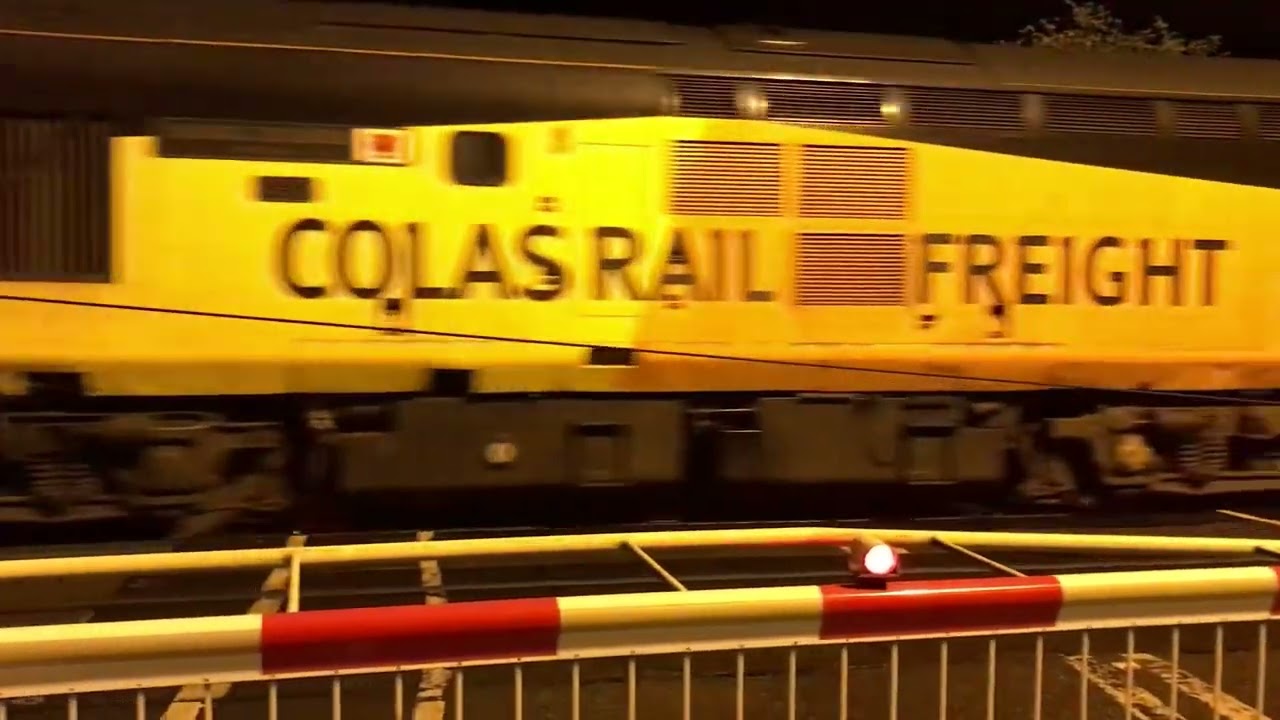 Colas Rail 37099 at Chard Junction, 27th October 2022 - YouTube Colas Rail 37099 at Chard Junction, 27th October 2022 - YouTube