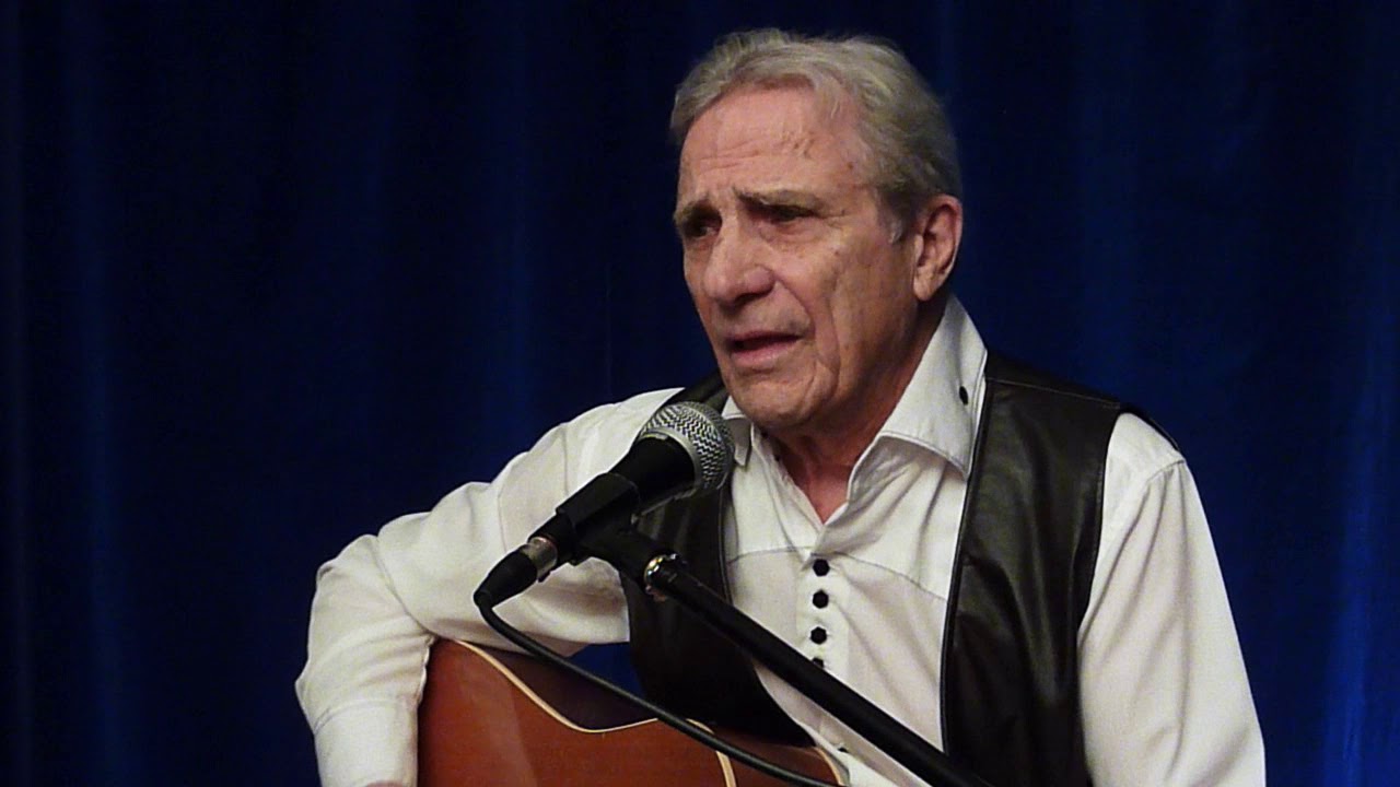 "Autrefois Mon Village"---------- Raymond Boudreau - YouTube