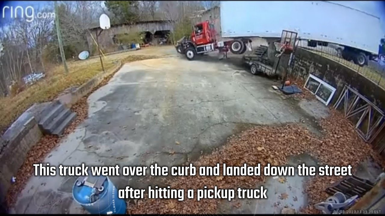 American Truck Drivers - No. 4 Truck goes over the curb and lands down ...