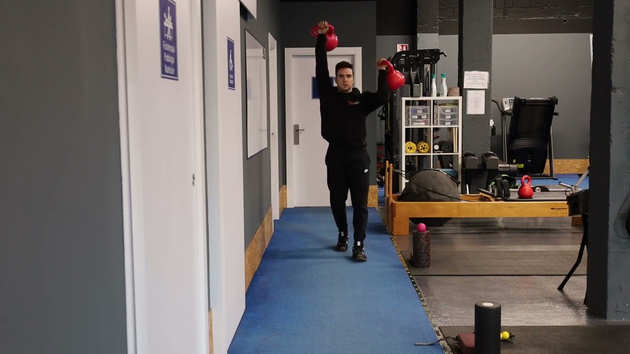 Waiters + overhead carry - YouTube