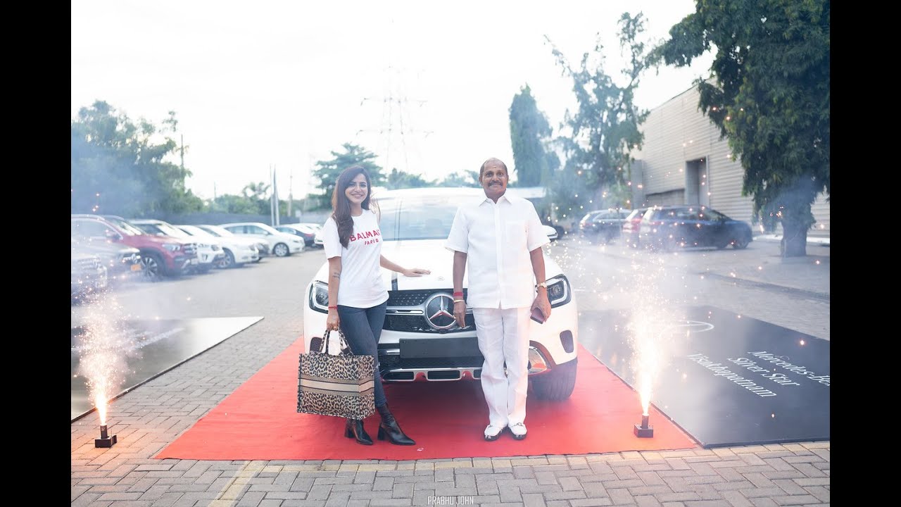 ASHU REDDY CAR DELIVERED BY MERCEDES-BENZ SILVER STAR VIZAG - YouTube