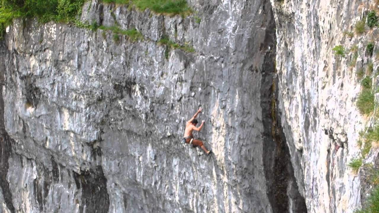 Adam Jee redpointing Bat Route 8c Malham cove - YouTube