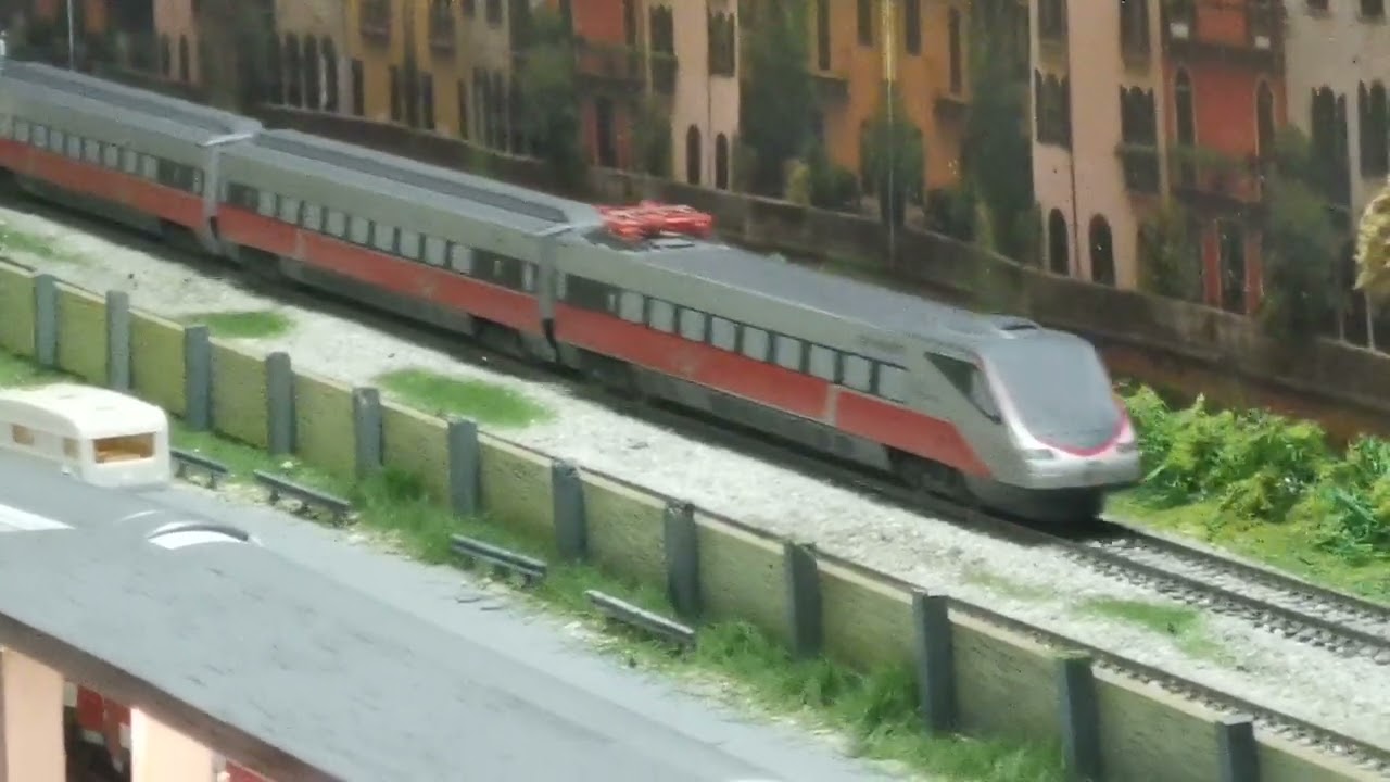 LIMA ETR 485 FRECCIARGENTO - YouTube