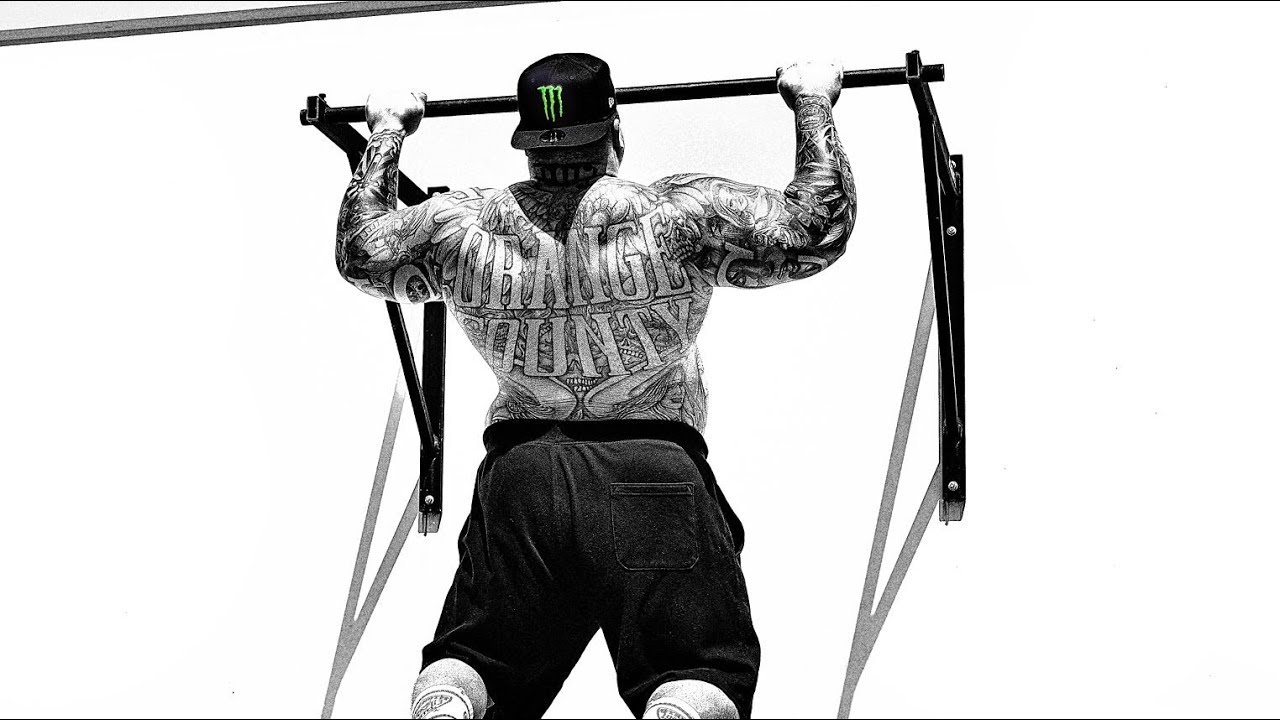 50 REPS OF 405 ON BENCH PRESS! | MONSTER ENERGY PHOTO SHOOT - YouTube