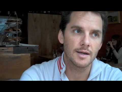 Graham Hill (TreeHugger.com) on Sustainable Fashion - YouTube