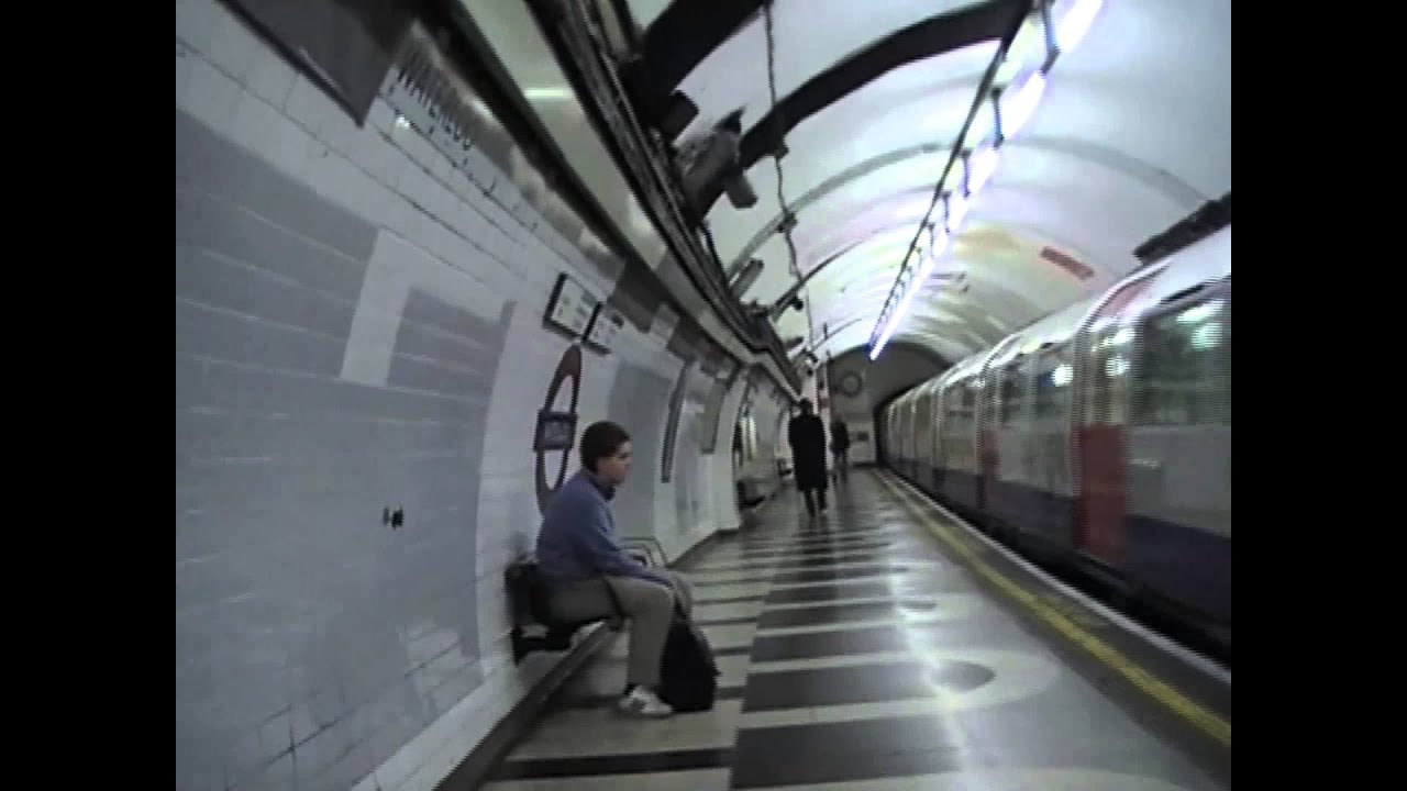 Bakerloo line - Waterloo (22-10-2008) - YouTube