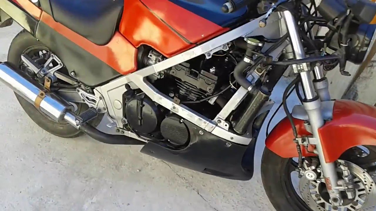 Kawasaki GPZ 400r sonido caracteristico - YouTube