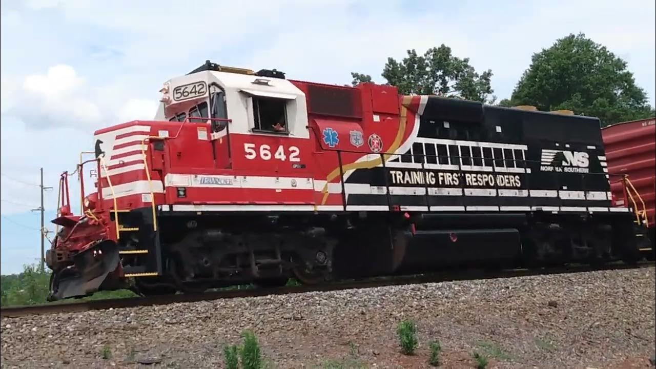 NS GP38-2 5642 training first responders leads 975 - YouTube