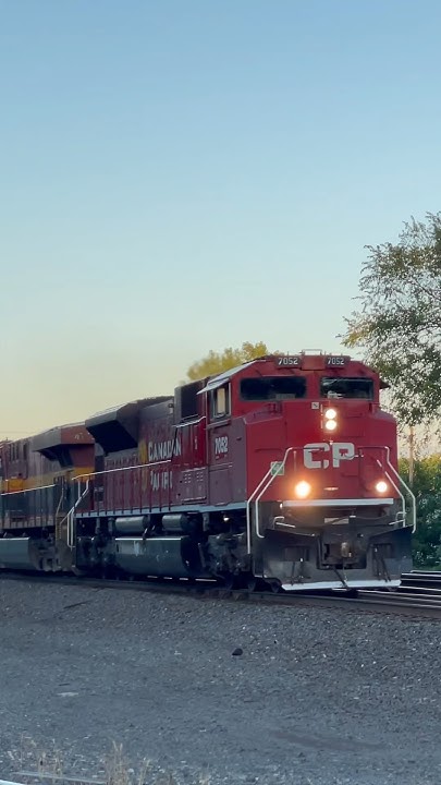 CP 7052 roars through Porter Junction - YouTube