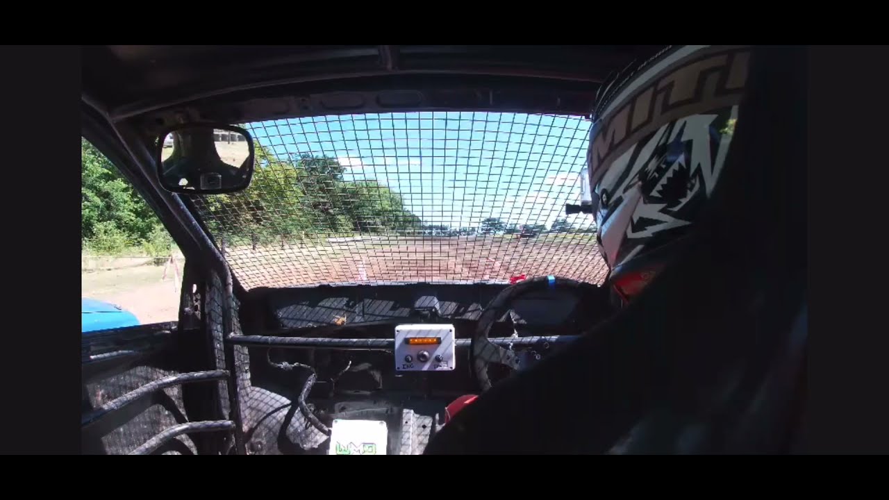 Melton Autograss class 1 race 1 (exhaust fall off) - YouTube