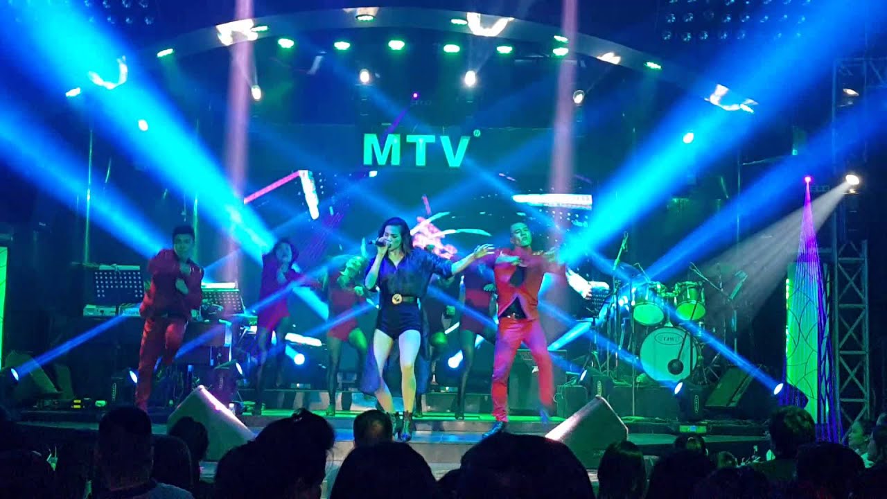 Dance All Night (Live Performance, Ho Ngoc Ha) - YouTube