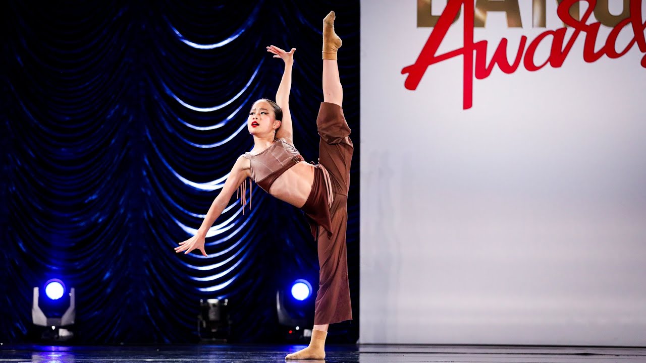 Esme Chou - No Sound But the Wind - YouTube