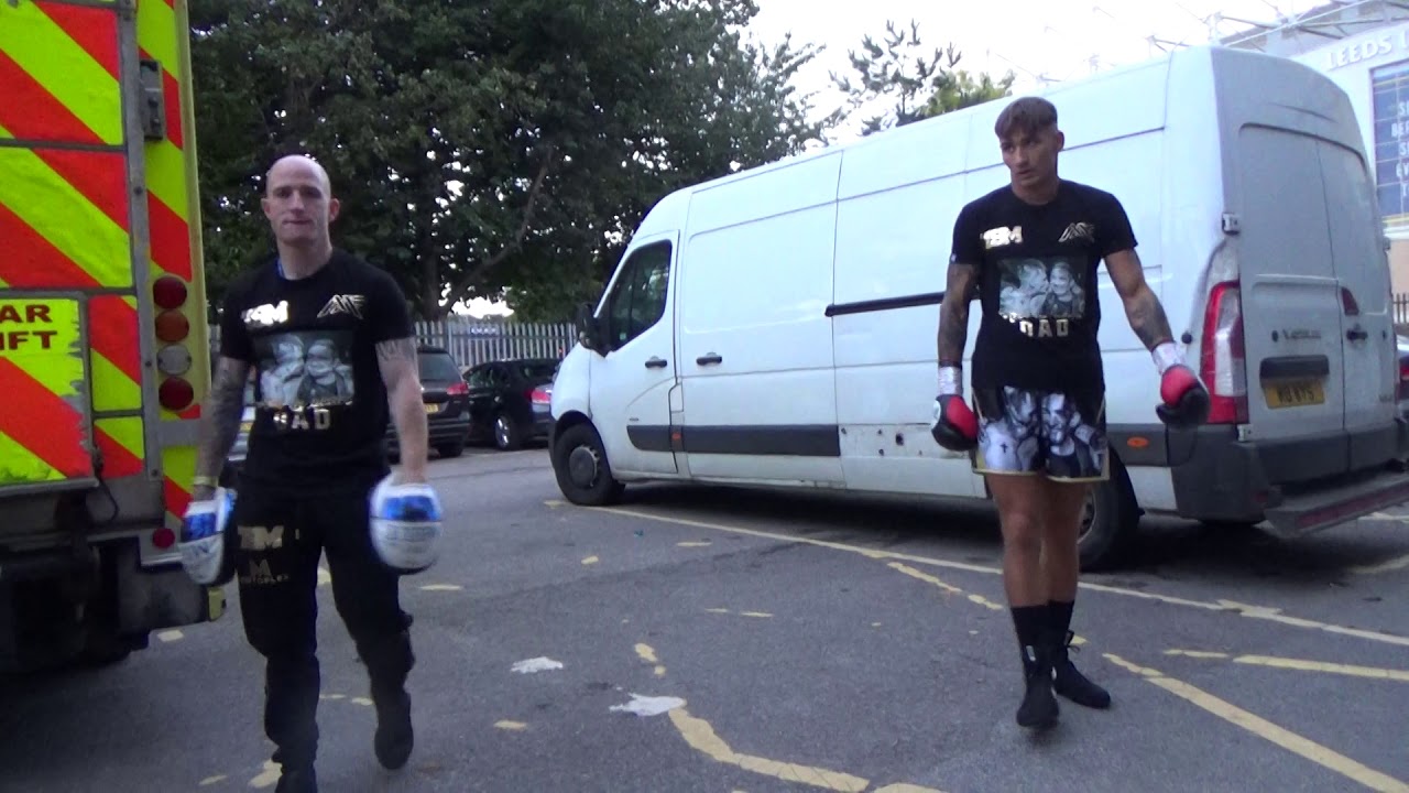 Mark Bateson Boxing. Elland Road. Leeds. Miahael Fafera. - YouTube
