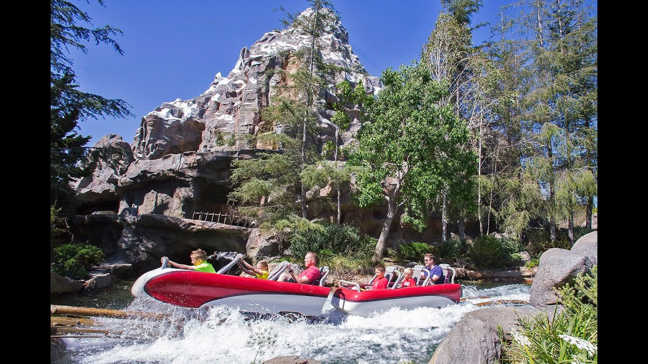 Matterhorn Disneyland Yeti Ride! Yeti Jumps The Tracks! - YouTube