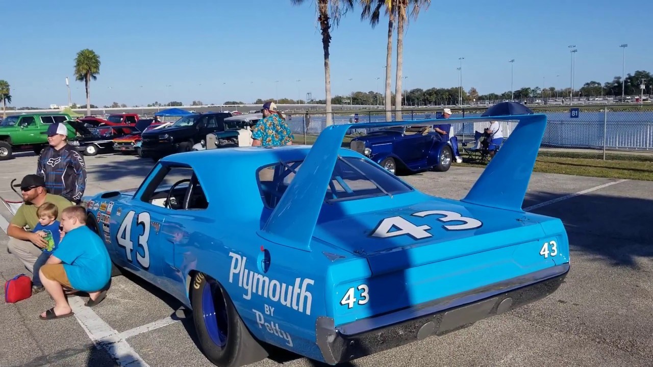 Daytona Turkey Rod Run - YouTube