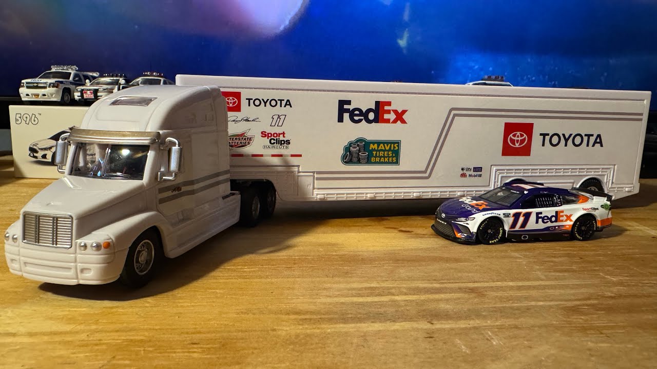Lionel Racing 1/64 NASCAR FedEx hauler - YouTube