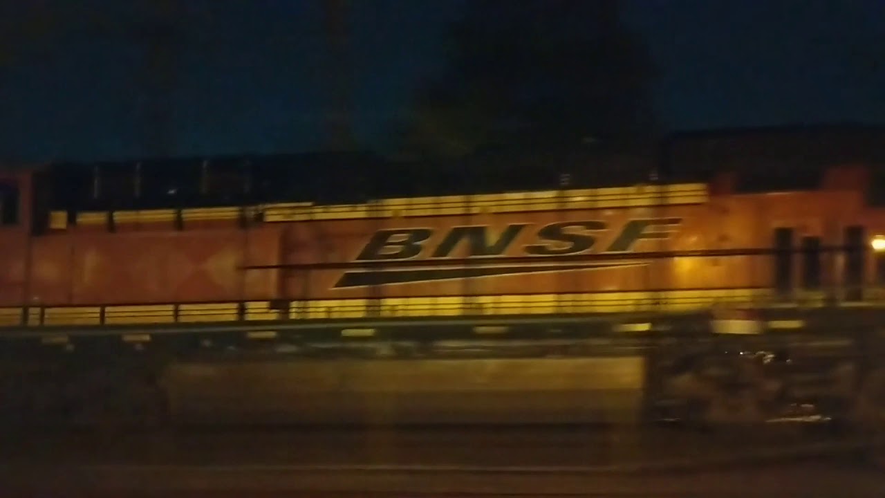 Three BNSF Trains @ Fullerton w/Friendly Crews - YouTube