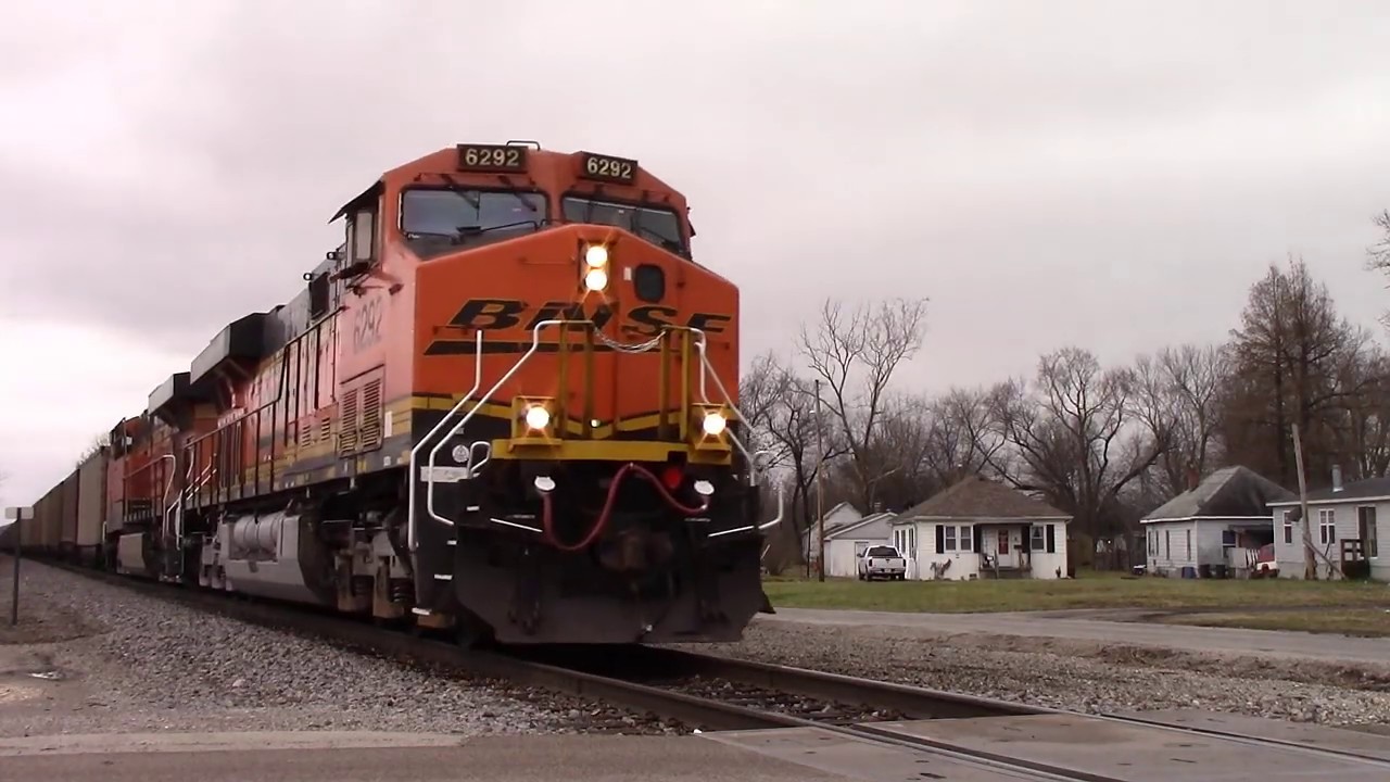 12/21/18 - Shave and a Haircut From a BNSF GEVO - YouTube