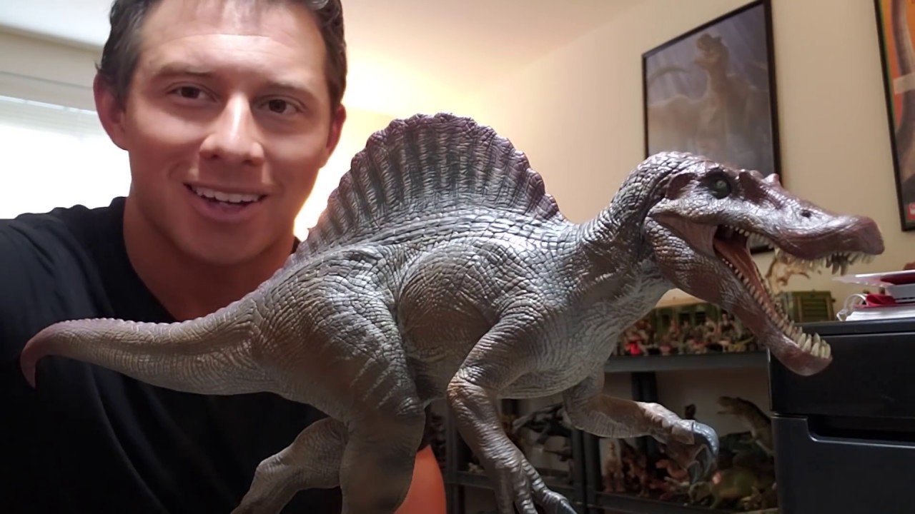 New Evidence Suggests Spinosaurus Was A Swimming Shark