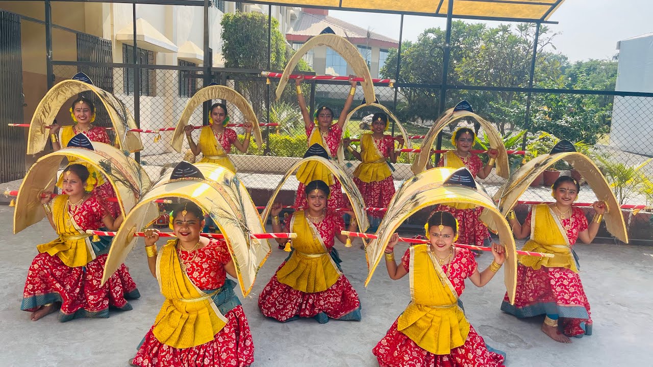 Folk Dance of Tamil Nadu (Kavadi Attam) - YouTube