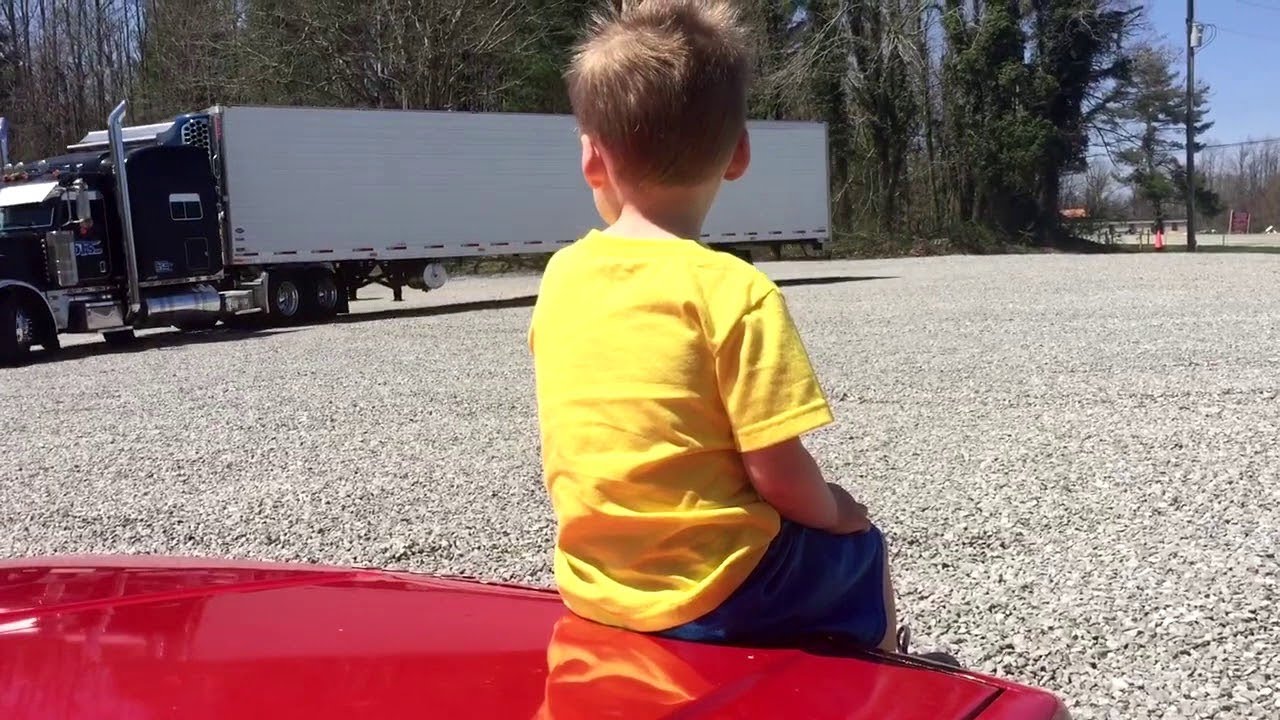 Excited Son Greets Dad Coming Home || ViralHog - YouTube