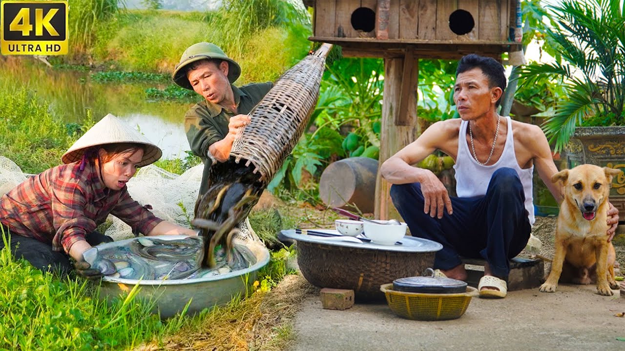 Wild Giant Eel Hunting—Hand Catching a 100kg Monster Eel & a Father’s ...