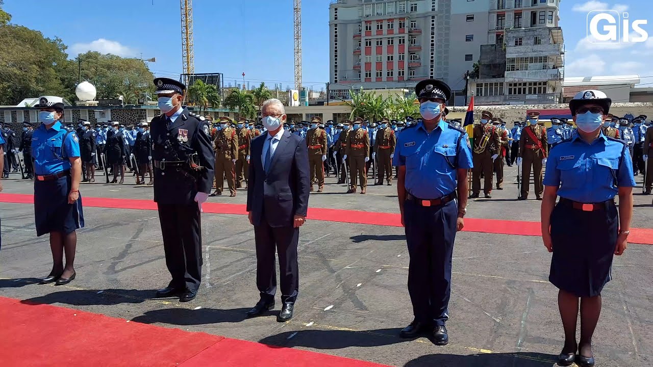 Prime Minister urges Police Officers to become role models for their ...