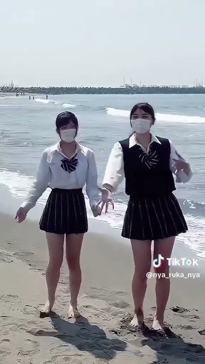 砂浜とjk Tiktok Jk 女子高生 高校生 海 ビーチ Youtube