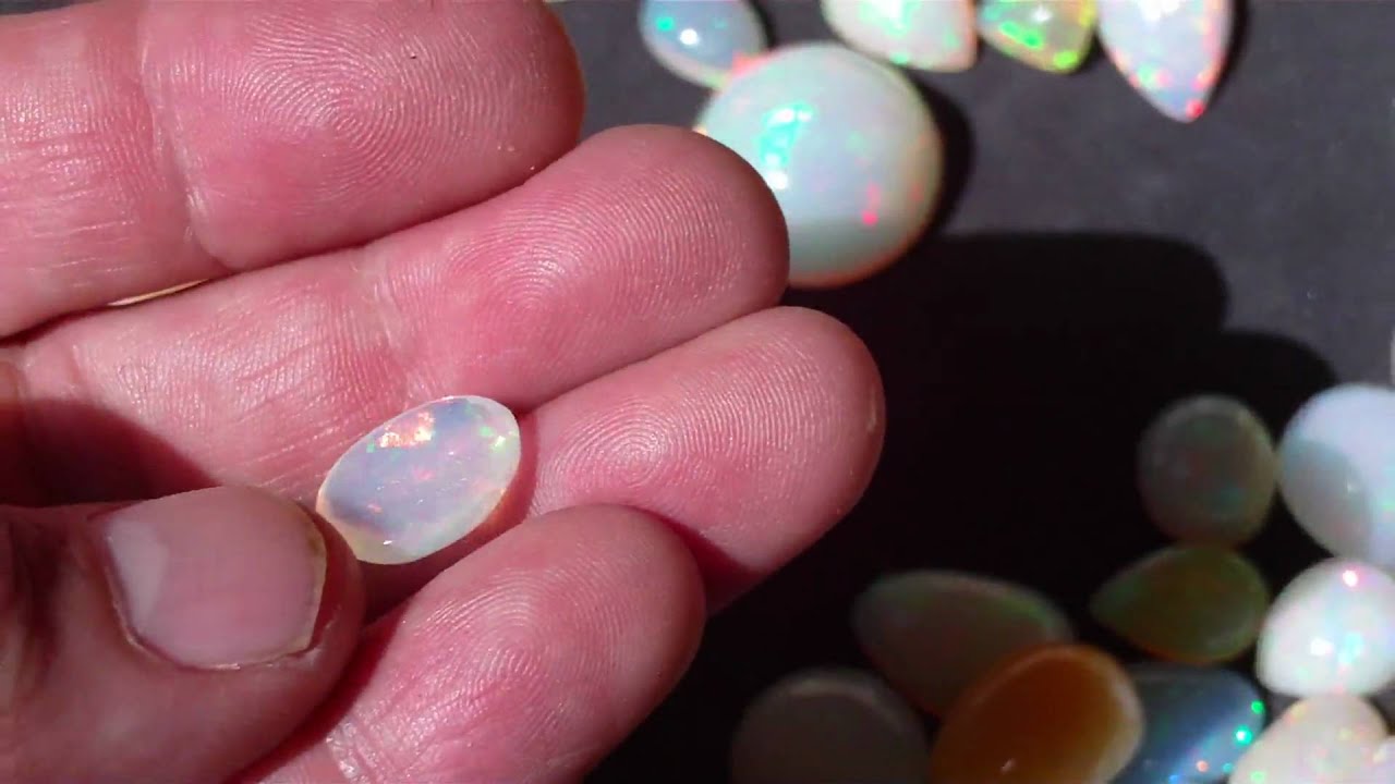 3.25 carats Wollo opal from Delanta - YouTube