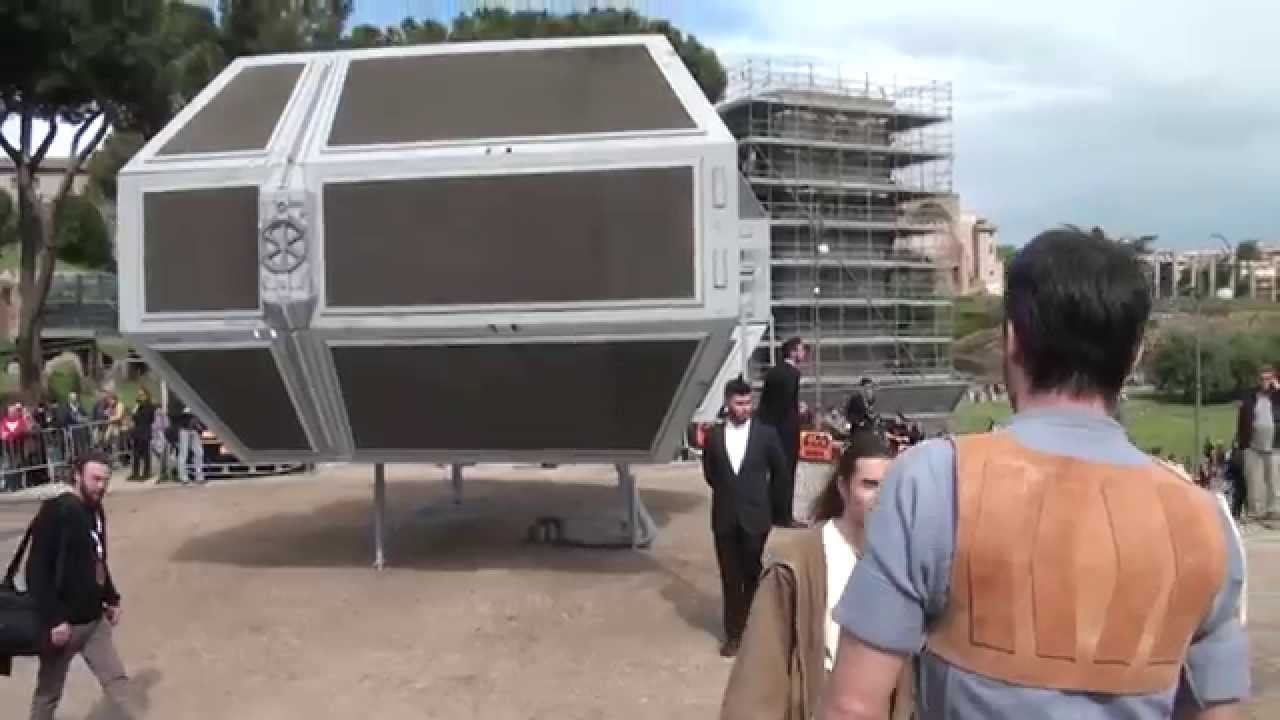 Star Wars Jedi at Coliseum - Episode VII Film Coming Soon - YouTube