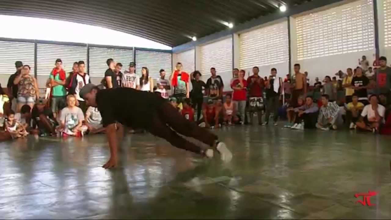 FOOTWORK BATTLE FINAL - EDACRA 2014 SAIMON FENIX WIN - YouTube