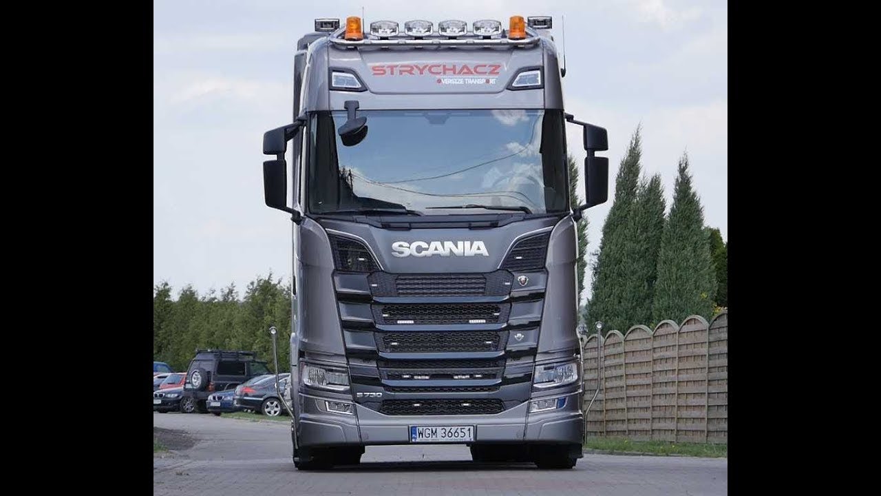 Scania S 730 V8 vs Mercedes Benz Actros - YouTube