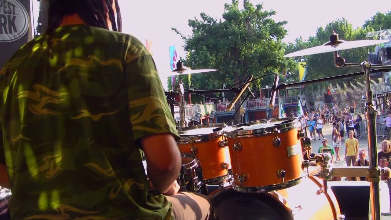 LB27 - Intro (Reggae drumming) - YouTube