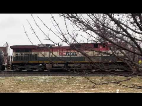 Anotha one. CN 2710 leads BCOL 4642 on CN M399 in Granger, IN - YouTube