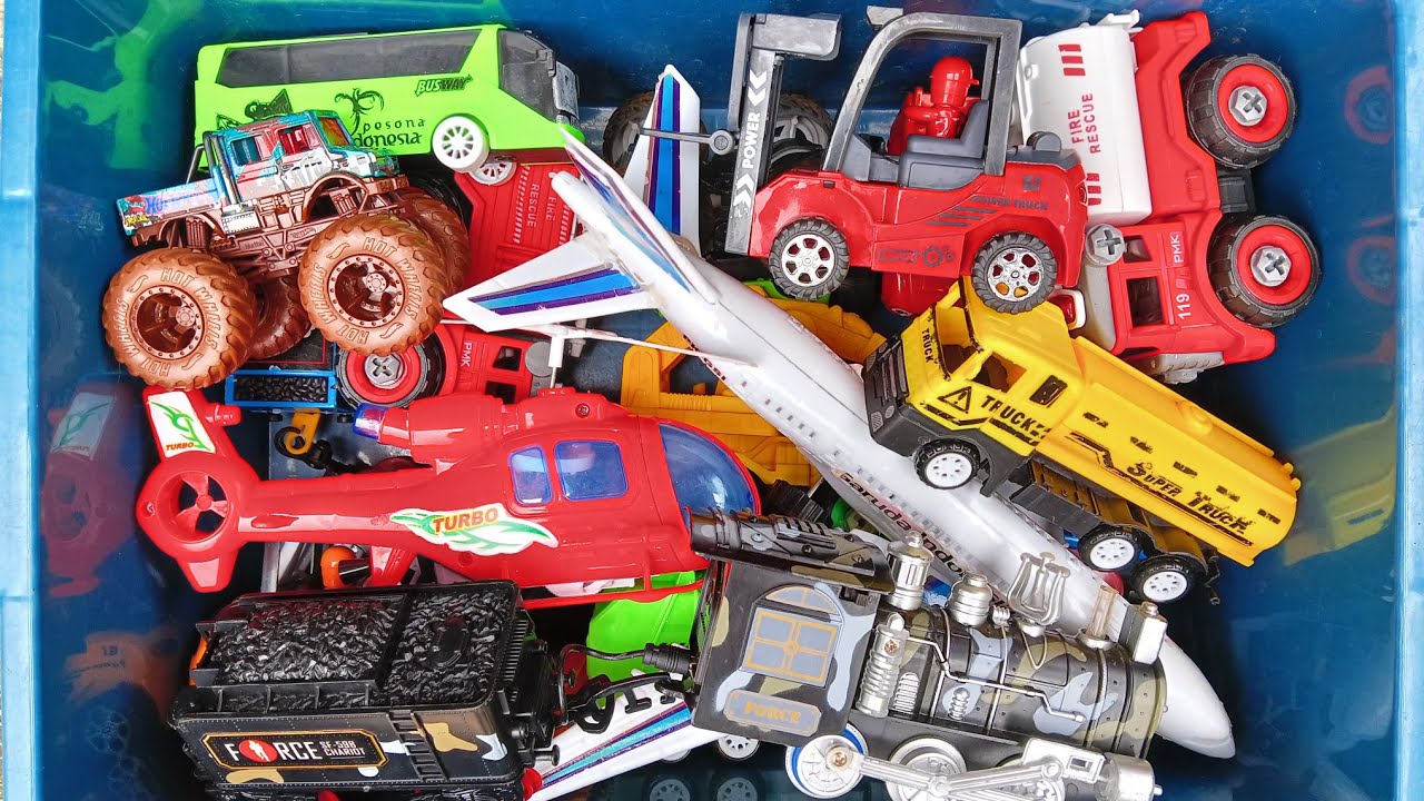 Menemukan Mainan Baru Di Dalam Box, Ada Truk Tangki Oleng Pesawat ...