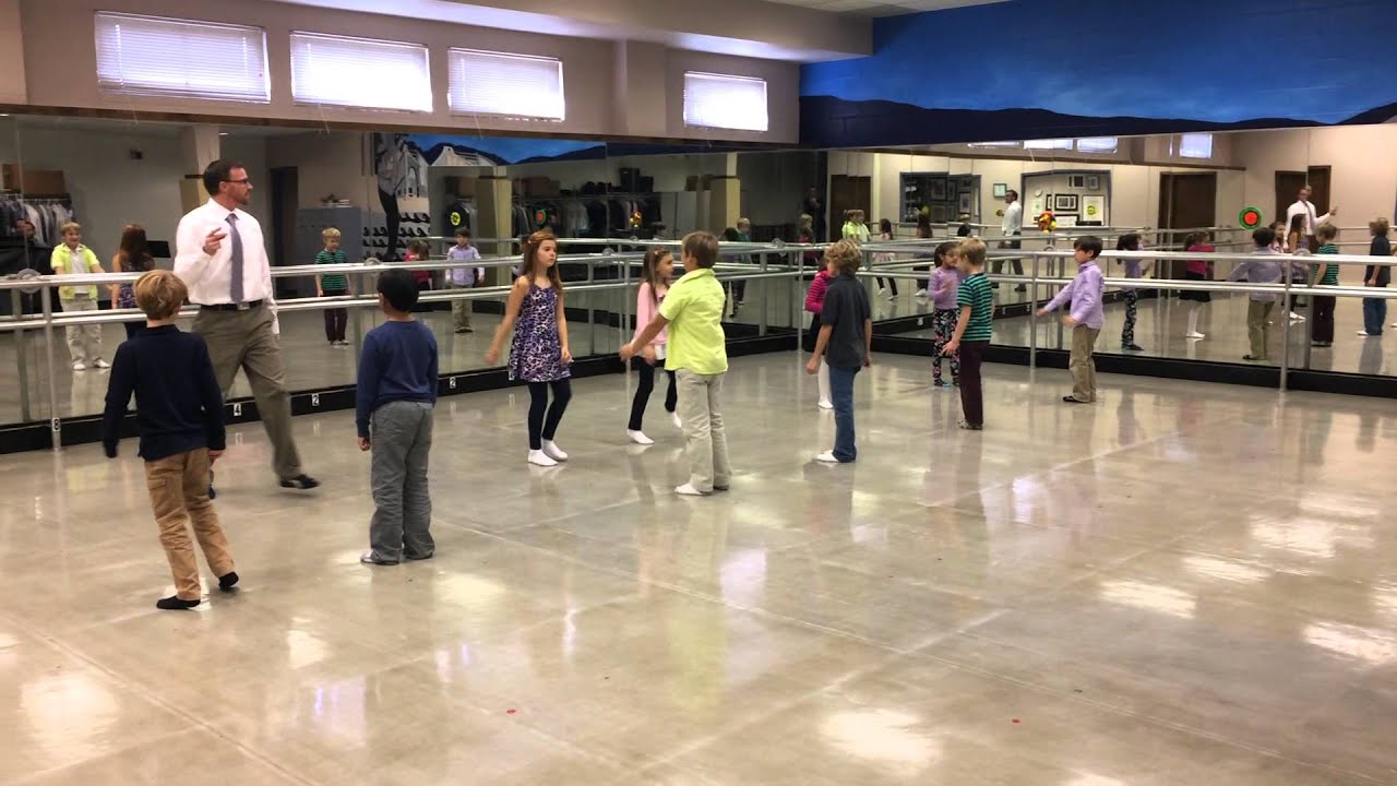 Elementary School Grade 2 Dance Class - YouTube