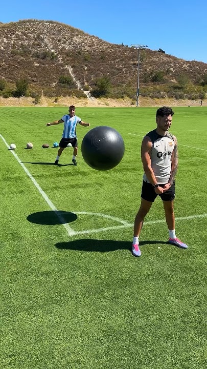 Nutmeg Challenge ⚽️😂 Youtube