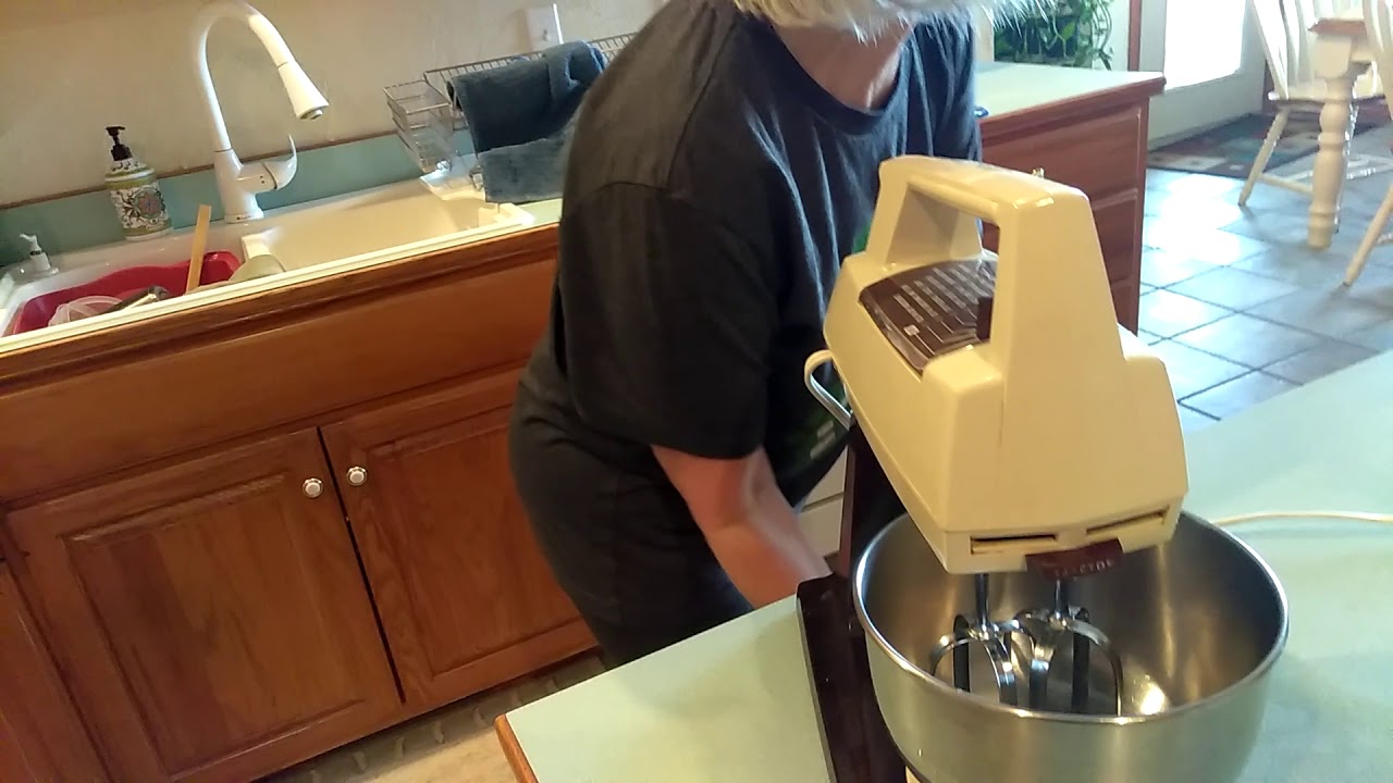 General electric mixer still works after 46 years - YouTube