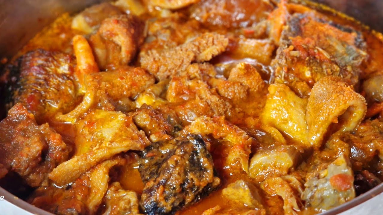 Donkounou- sauce tomate combava - YouTube