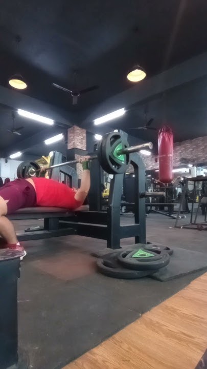 The Bench Press 🦍 | Chest Workout (8x3)🔥 | #chest #workout #gym #motivation #ytshorts #reels # ...