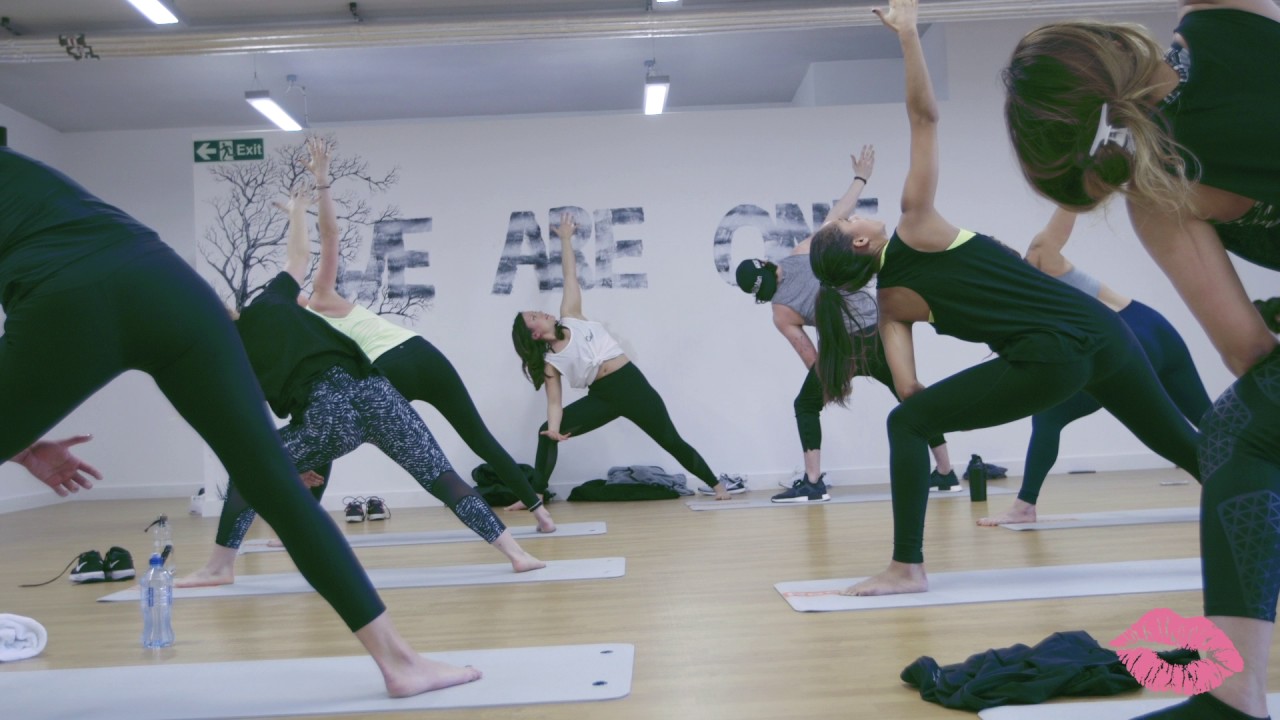 Cute Nutrition HIIT Yoga // Sasha Green - YouTube