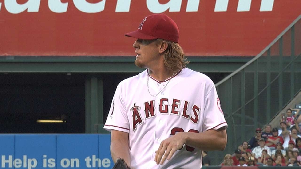 HOU@LAA: Weaver fans 12, allows one run on four hits - YouTube