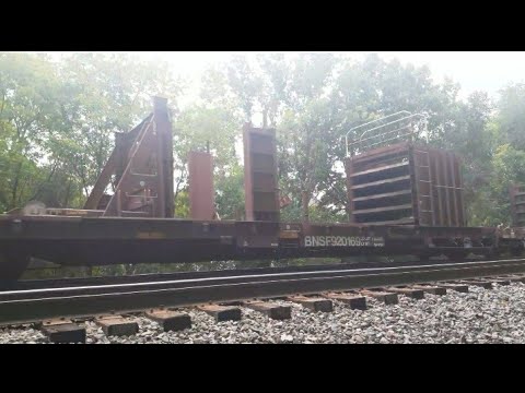 WELDED RAIL EQUIPMENT! BNSF 7353 East over Chatsworth Street Bridge, Saint Paul, MN August 20 ...