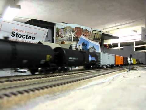Early BNSF Railway freight train circa 1996 in H.O scale. - YouTube