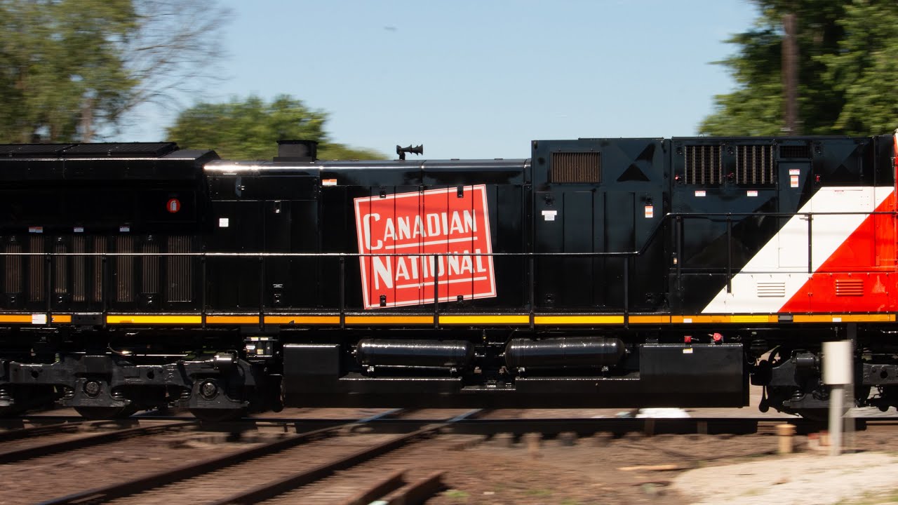 Canadian National OCS and Geometry Train through West Chicago! | 6-12 ...